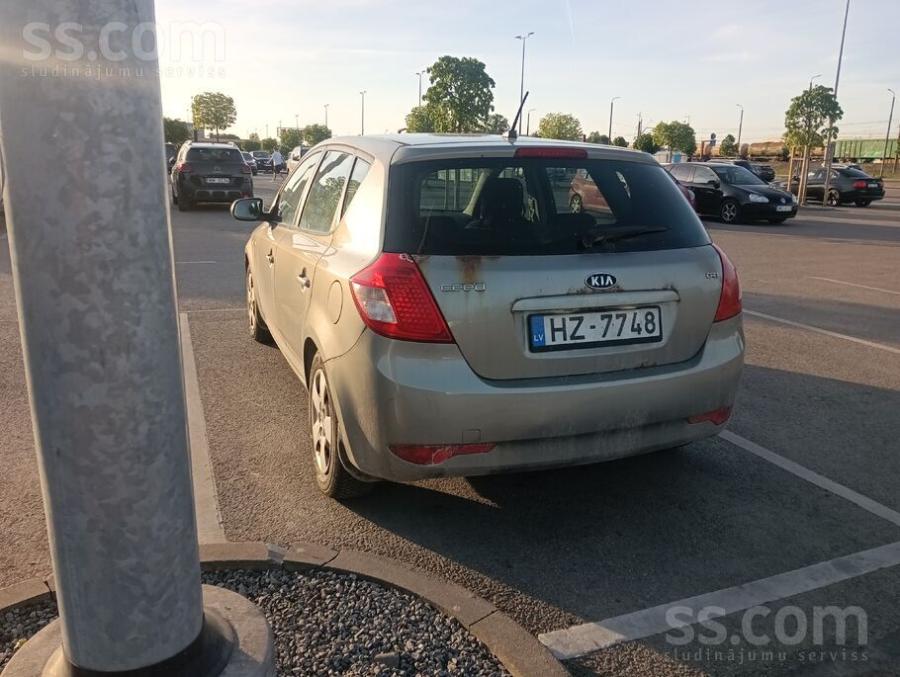 Pelēks Kia Ceed 2012 Limbaži, ar dzinēja tilpumu 1.60 L un nobraukumu 375 tūkst. km par 1600 €, foto 6 vietnē AUTOMOTO.COM.LV