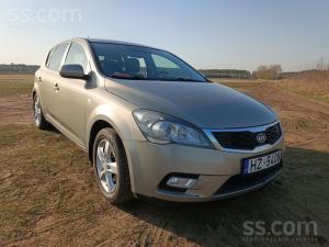 Серый Киа Сид 2012 в Рига, объемом двигателя 1.60 л и пробегом 233 тыс. км за 3500 €, фото  на AUTOMOTO.COM.LV