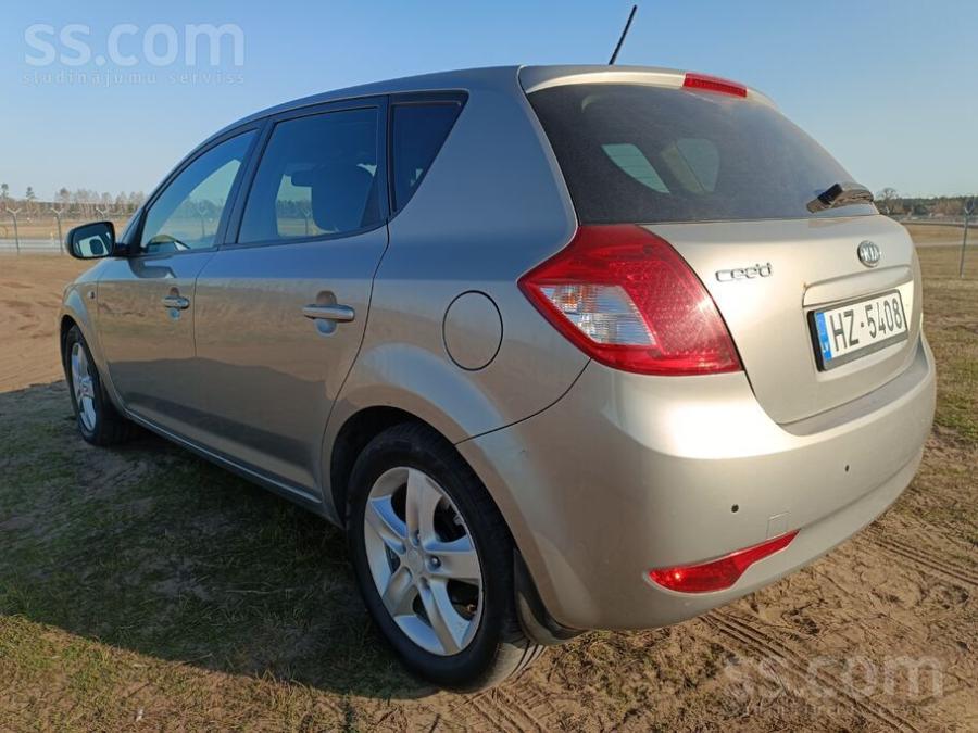 Grey Kia Ceed 2012 in Riga, with an engine capacity of 1.60 L and mileage of 233 thousand km for 3500 €, photo 7 on AUTOMOTO.COM.LV