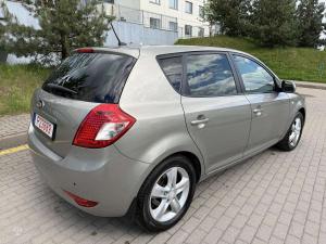 Grey Kia Ceed 2012 in Vilnius, with an engine capacity of 1.59 L and mileage of 236 thousand km for 4400 €, photo 10 on AUTOMOTO.COM.LV