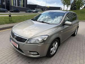 Grey Kia Ceed 2012 in Vilnius, with an engine capacity of 1.59 L and mileage of 236 thousand km for 4400 €, photo 12 on AUTOMOTO.COM.LV