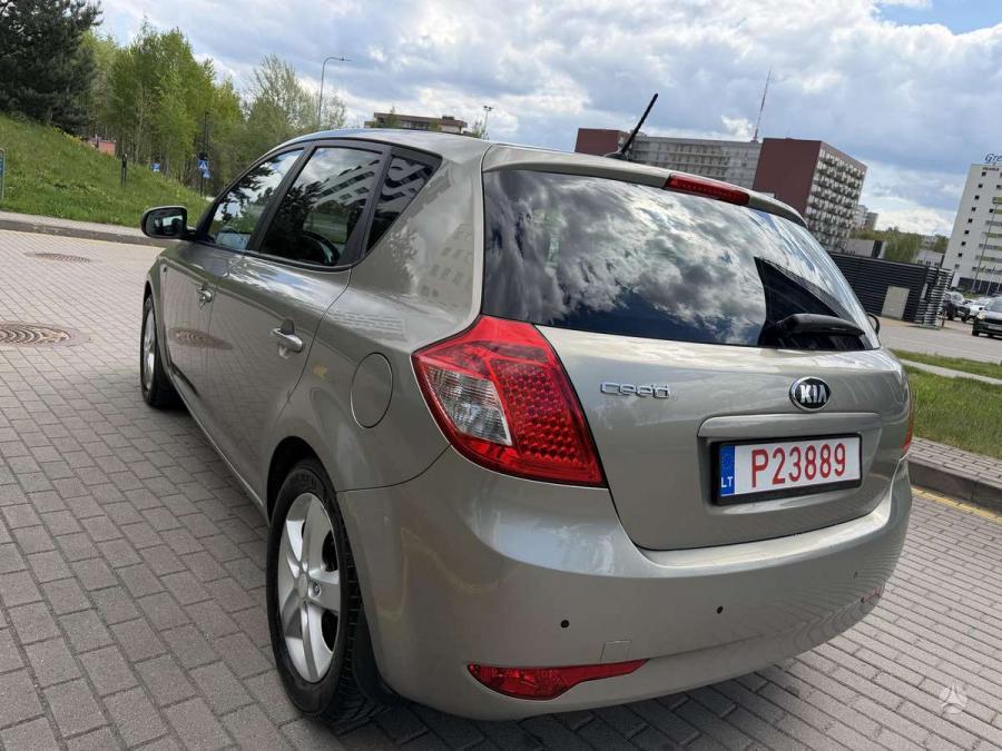 Grey Kia Ceed 2012 in Vilnius, with an engine capacity of 1.59 L and mileage of 236 thousand km for 4400 €, photo 13 on AUTOMOTO.COM.LV