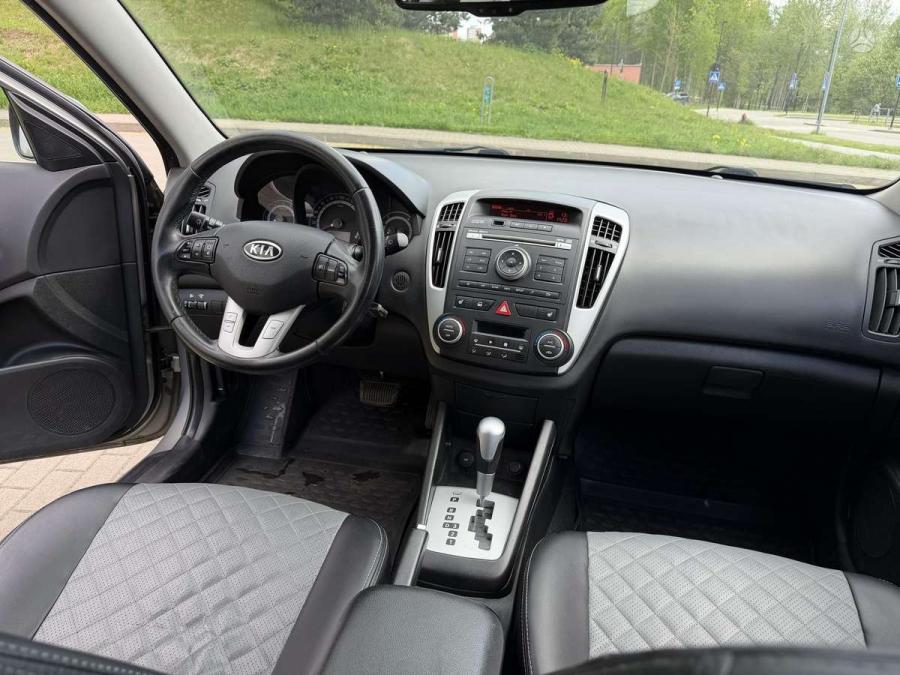 Grey Kia Ceed 2012 in Vilnius, with an engine capacity of 1.59 L and mileage of 236 thousand km for 4400 €, photo 17 on AUTOMOTO.COM.LV