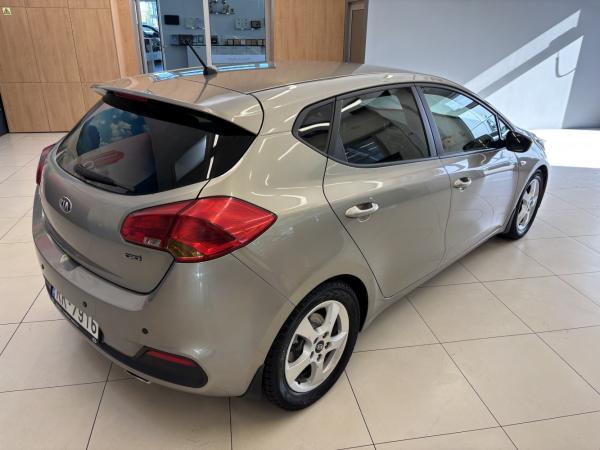 Grey Kia Ceed 2012 in Riga, with an engine capacity of 1.40 L and mileage of 147 thousand km for 3500 €, photo 3 on AUTOMOTO.COM.LV