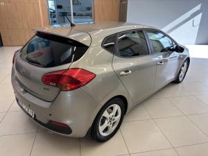 Grey Kia Ceed 2012 in Riga, with an engine capacity of 1.40 L and mileage of 147 thousand km for 3500 €, photo 4 on AUTOMOTO.COM.LV