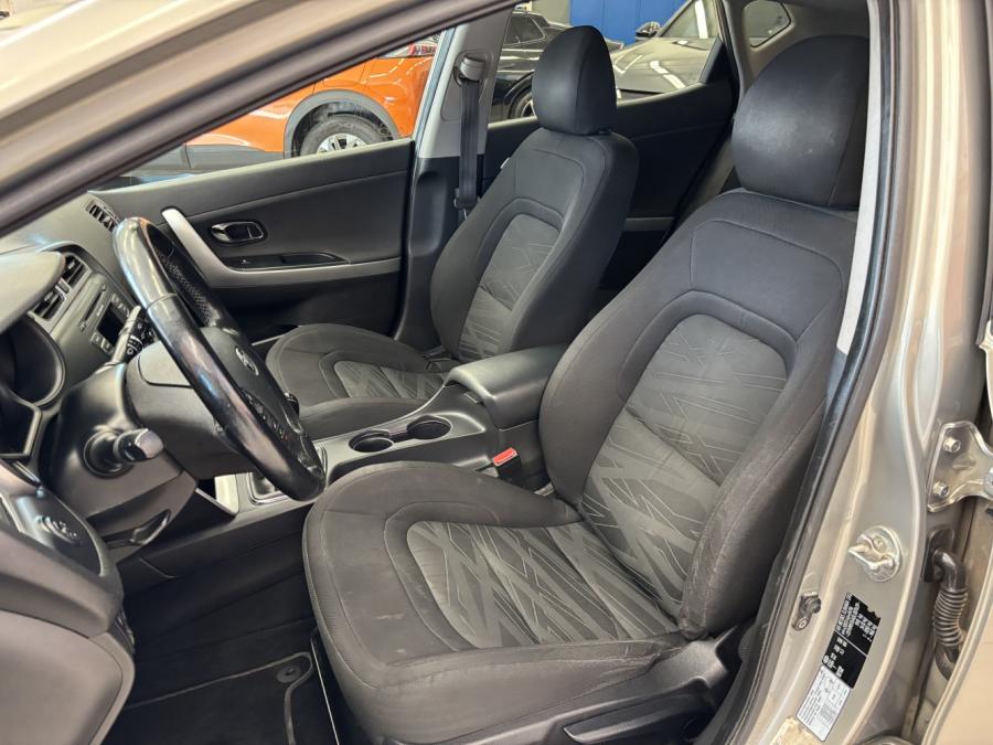Grey Kia Ceed 2012 in Riga, with an engine capacity of 1.40 L and mileage of 147 thousand km for 3500 €, photo 6 on AUTOMOTO.COM.LV