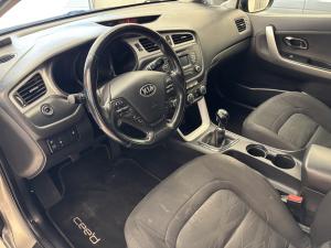 Grey Kia Ceed 2012 in Riga, with an engine capacity of 1.40 L and mileage of 147 thousand km for 3500 €, photo 7 on AUTOMOTO.COM.LV