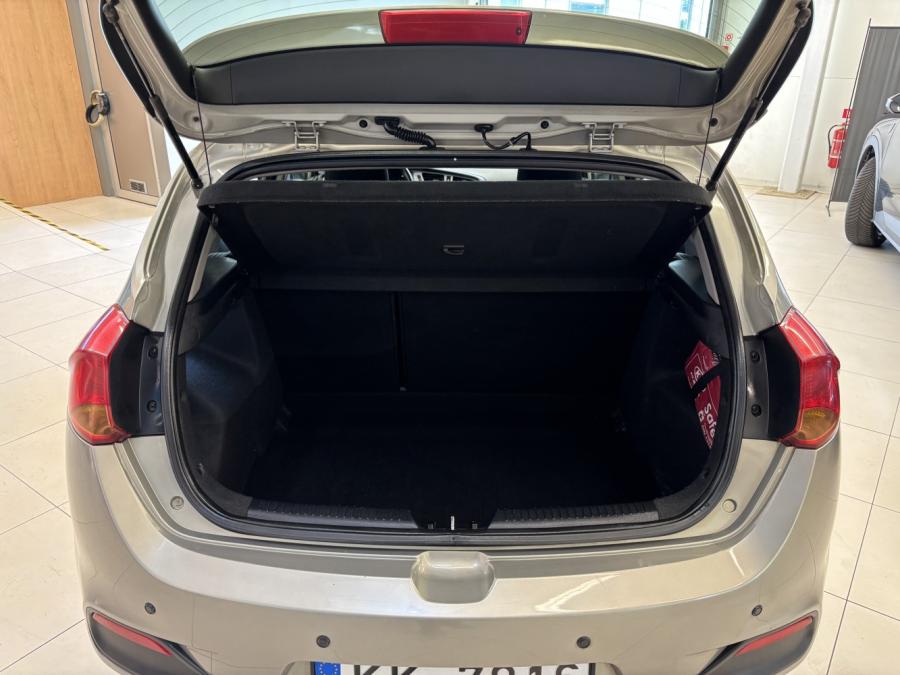 Grey Kia Ceed 2012 in Riga, with an engine capacity of 1.40 L and mileage of 147 thousand km for 3500 €, photo 24 on AUTOMOTO.COM.LV