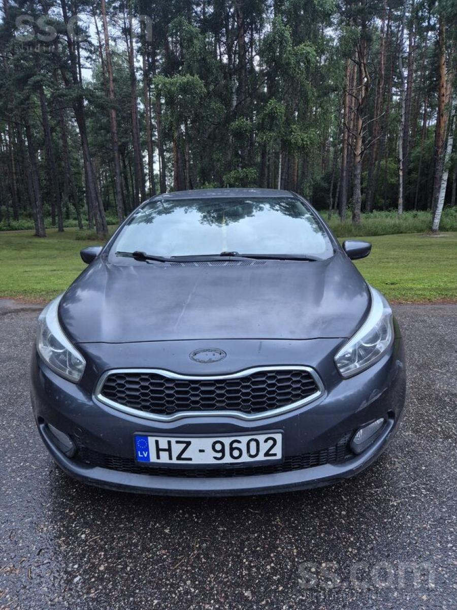 Pelēks Kia Ceed 2012 Rīga, ar dzinēja tilpumu 1.40 L un nobraukumu 318 tūkst. km par 1750 €, foto 1 vietnē AUTOMOTO.COM.LV