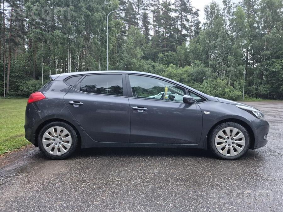 Pelēks Kia Ceed 2012 Rīga, ar dzinēja tilpumu 1.40 L un nobraukumu 318 tūkst. km par 1750 €, foto 5 vietnē AUTOMOTO.COM.LV