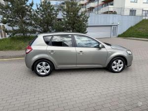 Grey Kia Ceed 2012 in Vilnius, with an engine capacity of 1.59 L and mileage of 236 thousand km for 4300 €, photo 4 on AUTOMOTO.COM.LV