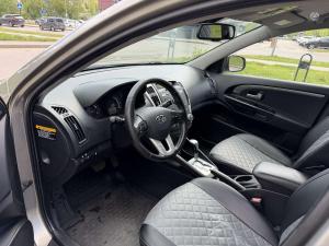 Grey Kia Ceed 2012 in Vilnius, with an engine capacity of 1.59 L and mileage of 236 thousand km for 4300 €, photo 14 on AUTOMOTO.COM.LV