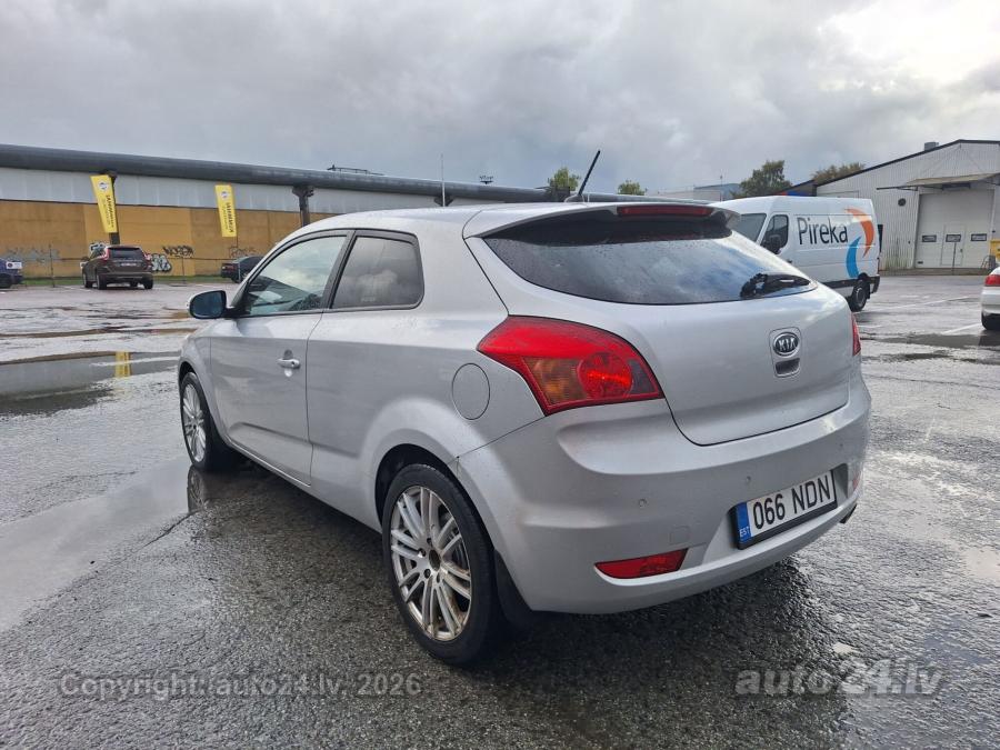 Pelēks Kia Ceed 2012 Tallina, ar dzinēja tilpumu 1.60 L un nobraukumu 305 tūkst. km par 2399 €, foto 5 vietnē AUTOMOTO.COM.LV