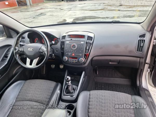Kia Ceed 2012 Tallina vietnē Pelēks Kia Ceed 2012 Tallina, ar dzinēja tilpumu 1.60 L un nobraukumu 305 tūkst. km par 2399 €, foto 6 vietnē AUTOMOTO.COM.LV