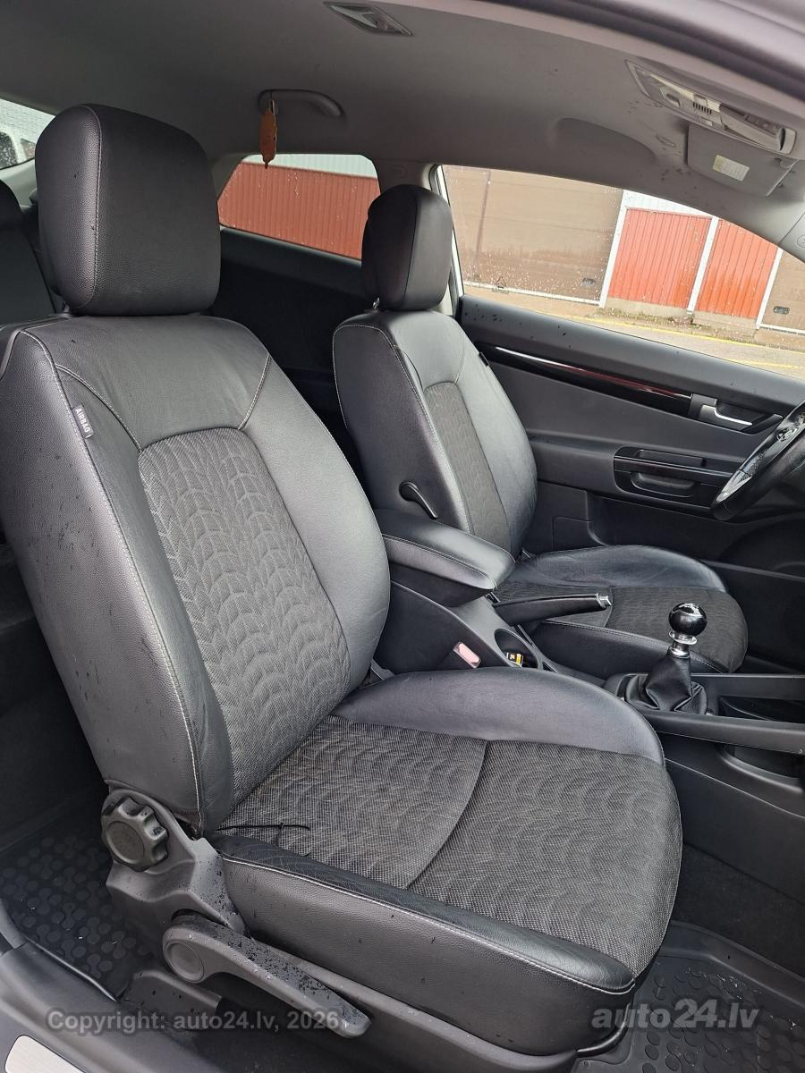 Pelēks Kia Ceed 2012 Tallina, ar dzinēja tilpumu 1.60 L un nobraukumu 305 tūkst. km par 2399 €, foto 9 vietnē AUTOMOTO.COM.LV