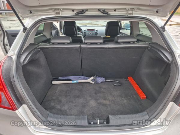 Kia Ceed 2012 Tallina vietnē Pelēks Kia Ceed 2012 Tallina, ar dzinēja tilpumu 1.60 L un nobraukumu 305 tūkst. km par 2399 €, foto 10 vietnē AUTOMOTO.COM.LV