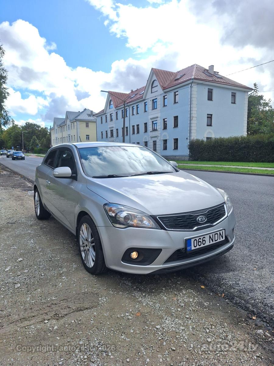 Pelēks Kia Ceed 2012 Tallina, ar dzinēja tilpumu 1.60 L un nobraukumu 305 tūkst. km par 2399 €, foto 12 vietnē AUTOMOTO.COM.LV