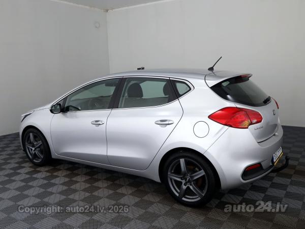 Pelēks Kia Ceed 2013 Tallina, ar dzinēja tilpumu 1.60 L un nobraukumu 199 tūkst. km par 3499 €, foto 4 vietnē AUTOMOTO.COM.LV