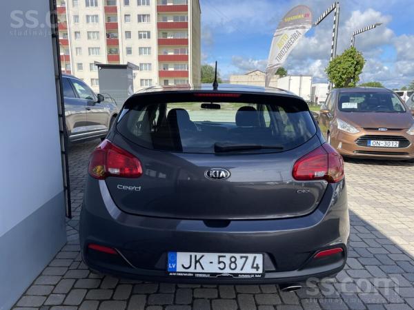 Pelēks Kia Ceed 2013 Talsi, ar dzinēja tilpumu 1.40 L un nobraukumu 200 tūkst. km par 3700 €, foto 4 vietnē AUTOMOTO.COM.LV