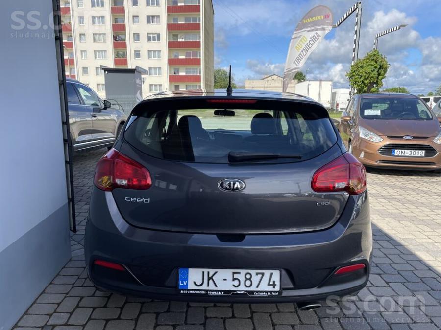 Grey Kia Ceed 2013 in Talsi, with an engine capacity of 1.40 L and mileage of 200 thousand km for 3700 €, photo 5 on AUTOMOTO.COM.LV
