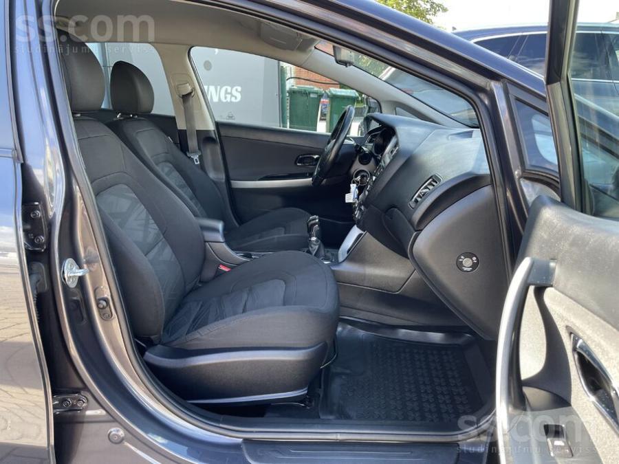 Grey Kia Ceed 2013 in Talsi, with an engine capacity of 1.40 L and mileage of 200 thousand km for 3700 €, photo 10 on AUTOMOTO.COM.LV