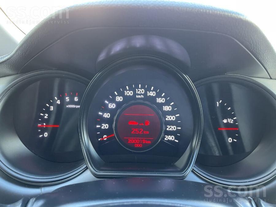 Grey Kia Ceed 2013 in Talsi, with an engine capacity of 1.40 L and mileage of 200 thousand km for 3700 €, photo 15 on AUTOMOTO.COM.LV