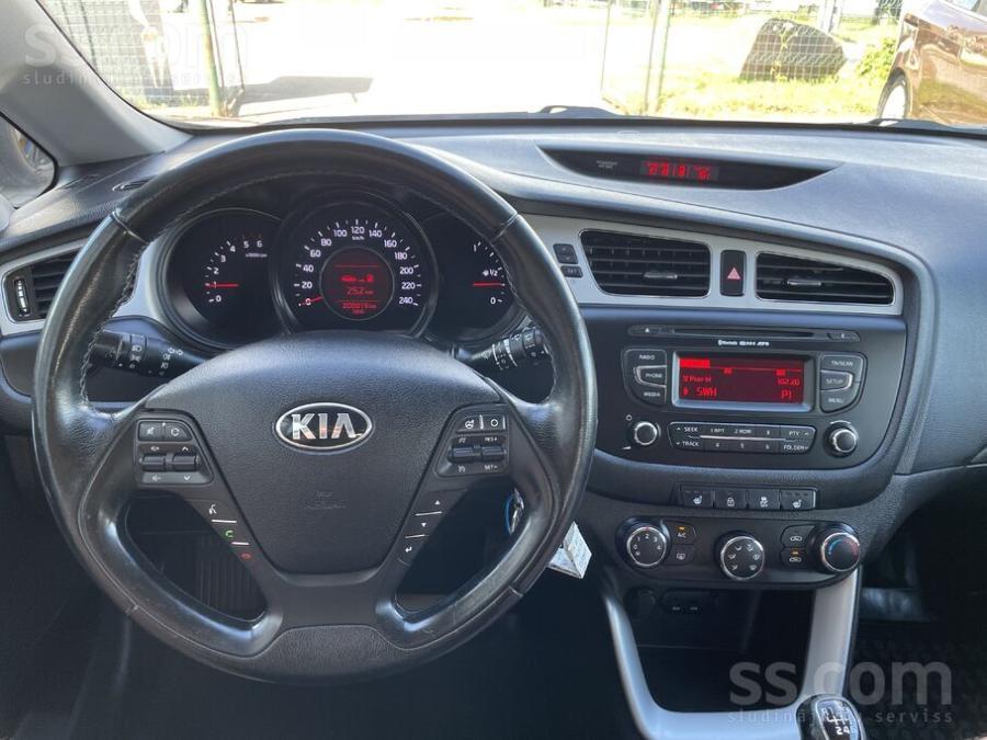 Grey Kia Ceed 2013 in Talsi, with an engine capacity of 1.40 L and mileage of 200 thousand km for 3700 €, photo 17 on AUTOMOTO.COM.LV