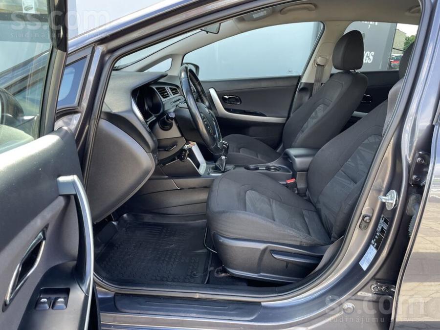 Grey Kia Ceed 2013 in Talsi, with an engine capacity of 1.40 L and mileage of 200 thousand km for 3700 €, photo 20 on AUTOMOTO.COM.LV