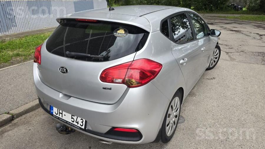 Pelēks Kia Ceed 2013 Rīga, ar dzinēja tilpumu 1.60 L un nobraukumu 150 tūkst. km par 4500 €, foto 7 vietnē AUTOMOTO.COM.LV