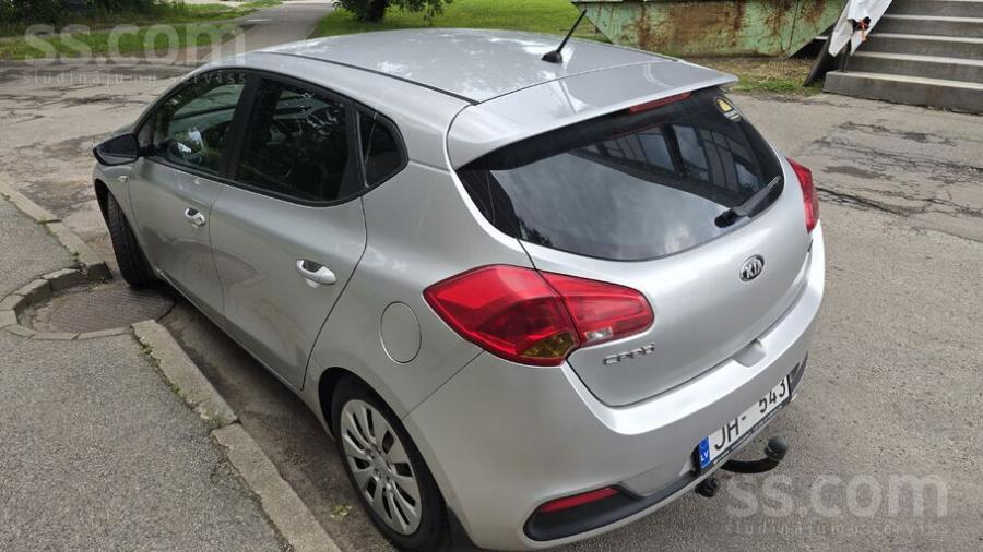 Pelēks Kia Ceed 2013 Rīga, ar dzinēja tilpumu 1.60 L un nobraukumu 150 tūkst. km par 4500 €, foto 8 vietnē AUTOMOTO.COM.LV