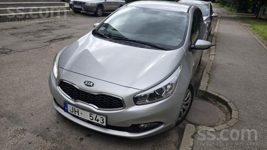 Pelēks Kia Ceed 2013 Rīga, ar dzinēja tilpumu 1.60 L un nobraukumu 150 tūkst. km par 4500 €, foto 9 vietnē AUTOMOTO.COM.LV