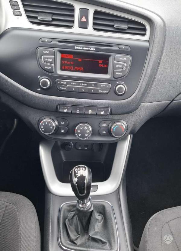 Grey Kia Ceed 2013 in Utena, with an engine capacity of 1.58 L and mileage of 264 thousand km for 3800 €, photo 5 on AUTOMOTO.COM.LV