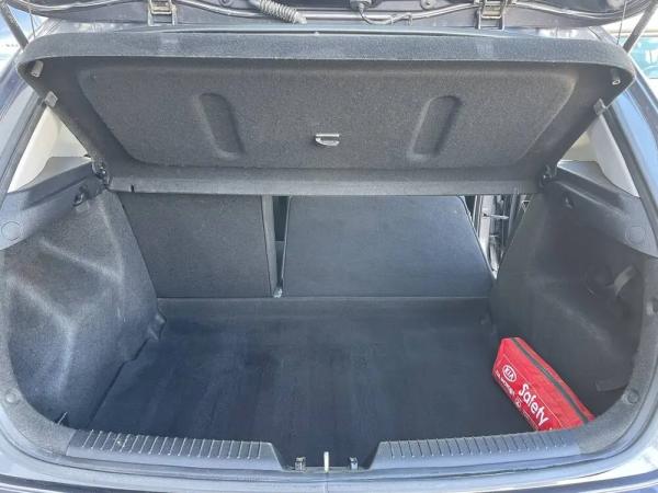 Grey Kia Ceed 2013 in Talsi, with an engine capacity of 1.40 L and mileage of 200 thousand km for 3700 €, photo 5 on AUTOMOTO.COM.LV