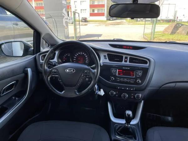Grey Kia Ceed 2013 in Talsi, with an engine capacity of 1.40 L and mileage of 200 thousand km for 3700 €, photo 7 on AUTOMOTO.COM.LV