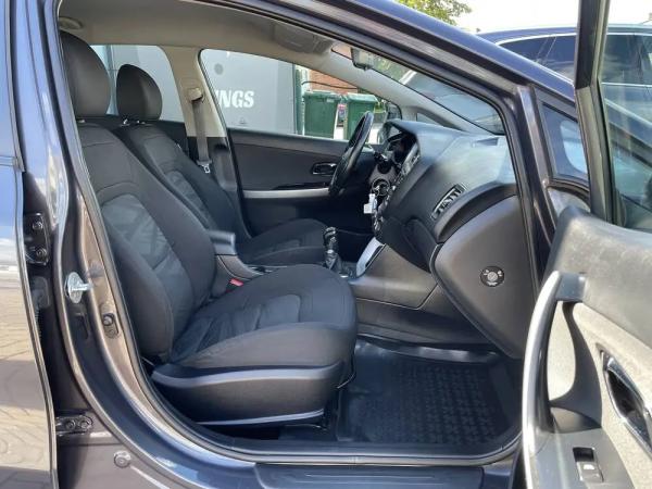 Grey Kia Ceed 2013 in Talsi, with an engine capacity of 1.40 L and mileage of 200 thousand km for 3700 €, photo 9 on AUTOMOTO.COM.LV
