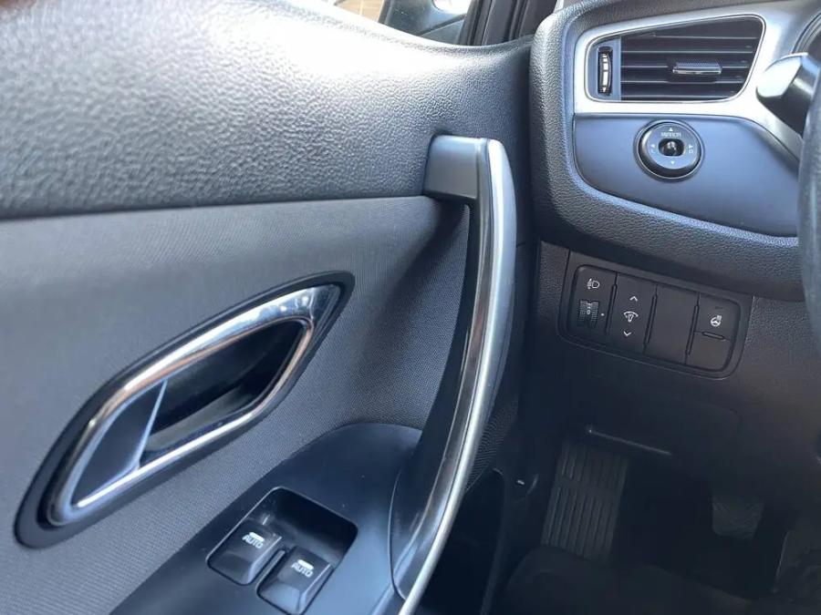 Grey Kia Ceed 2013 in Talsi, with an engine capacity of 1.40 L and mileage of 200 thousand km for 3700 €, photo 13 on AUTOMOTO.COM.LV