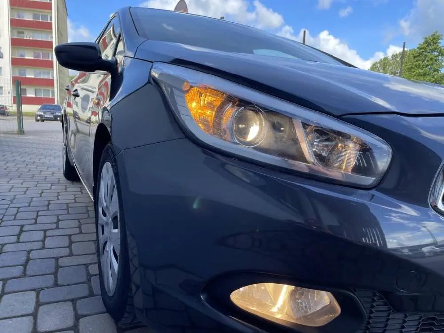 Grey Kia Ceed 2013 in Talsi, with an engine capacity of 1.40 L and mileage of 200 thousand km for 3700 €, photo 23 on AUTOMOTO.COM.LV