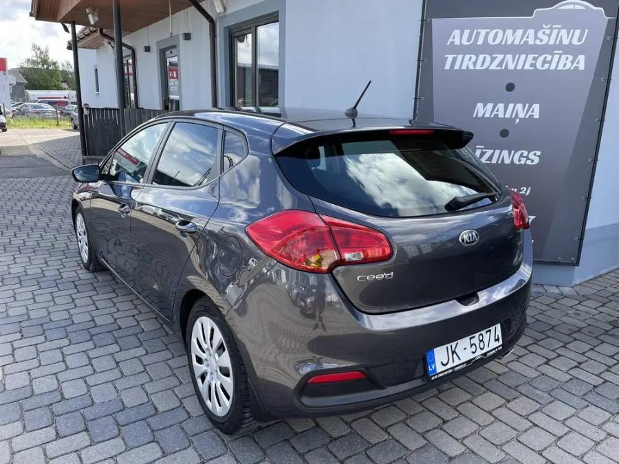 Grey Kia Ceed 2013 in Talsi, with an engine capacity of 1.40 L and mileage of 200 thousand km for 3700 €, photo 24 on AUTOMOTO.COM.LV