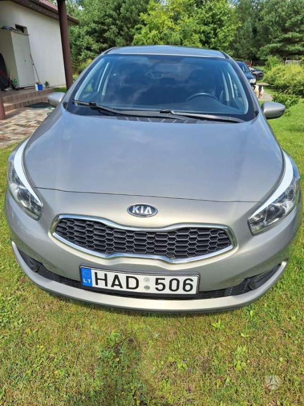 Grey Kia Ceed 2013 in Vilnius, with an engine capacity of 1.40 L and mileage of 153 thousand km for 3800 €, photo 4 on AUTOMOTO.COM.LV