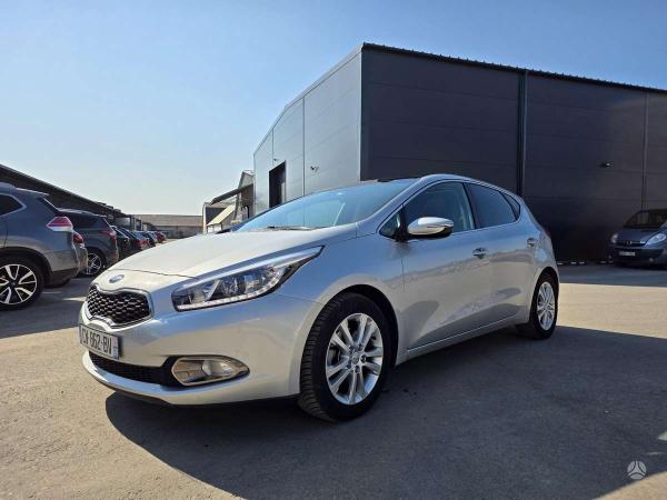 Pelēks Kia Ceed 2013 Tauragė, ar dzinēja tilpumu 1.58 L un nobraukumu 233 tūkst. km par 3900 €, foto 1 vietnē AUTOMOTO.COM.LV