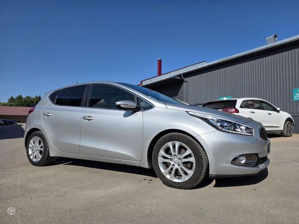 Pelēks Kia Ceed 2013 Tauragė, ar dzinēja tilpumu 1.58 L un nobraukumu 233 tūkst. km par 3900 €, foto 4 vietnē AUTOMOTO.COM.LV