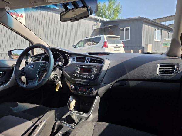 Pelēks Kia Ceed 2013 Tauragė, ar dzinēja tilpumu 1.58 L un nobraukumu 233 tūkst. km par 3900 €, foto 9 vietnē AUTOMOTO.COM.LV