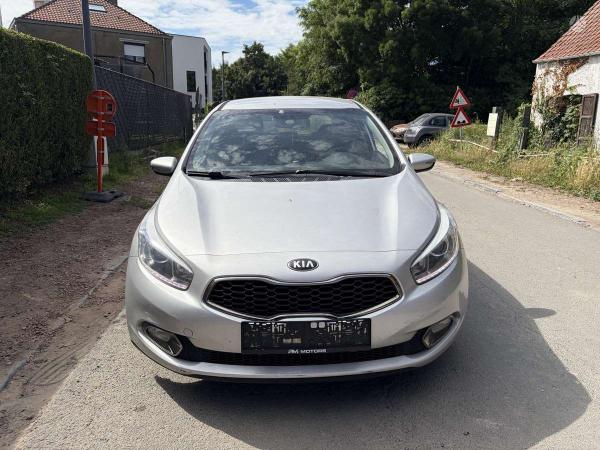 Pelēks Kia Ceed 2013 Ukmergė, ar dzinēja tilpumu 1.60 L un nobraukumu 267 tūkst. km par 2650 €, foto 3 vietnē AUTOMOTO.COM.LV