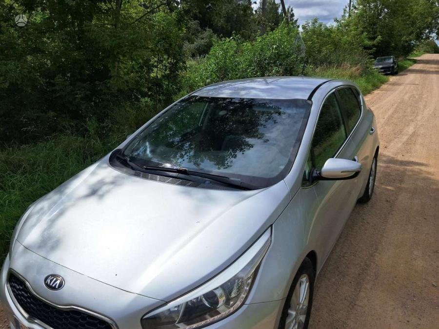 Pelēks Kia Ceed 2013 Panevēža, ar dzinēja tilpumu 1.58 L un nobraukumu 267 tūkst. km par 3100 €, foto 3 vietnē AUTOMOTO.COM.LV