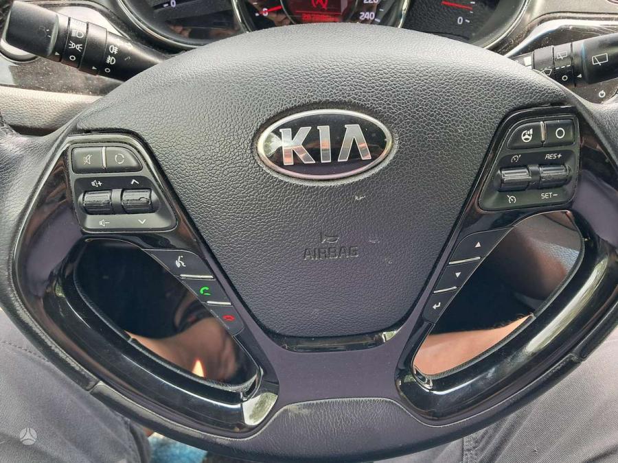 Pelēks Kia Ceed 2013 Panevēža, ar dzinēja tilpumu 1.58 L un nobraukumu 267 tūkst. km par 3100 €, foto 6 vietnē AUTOMOTO.COM.LV