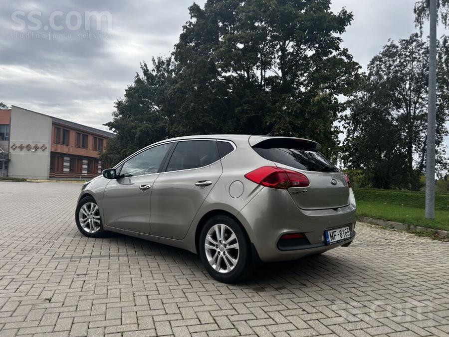 Pelēks Kia Ceed 2013 Rīga, ar dzinēja tilpumu 1.60 L un nobraukumu 176 tūkst. km par 5650 €, foto 6 vietnē AUTOMOTO.COM.LV