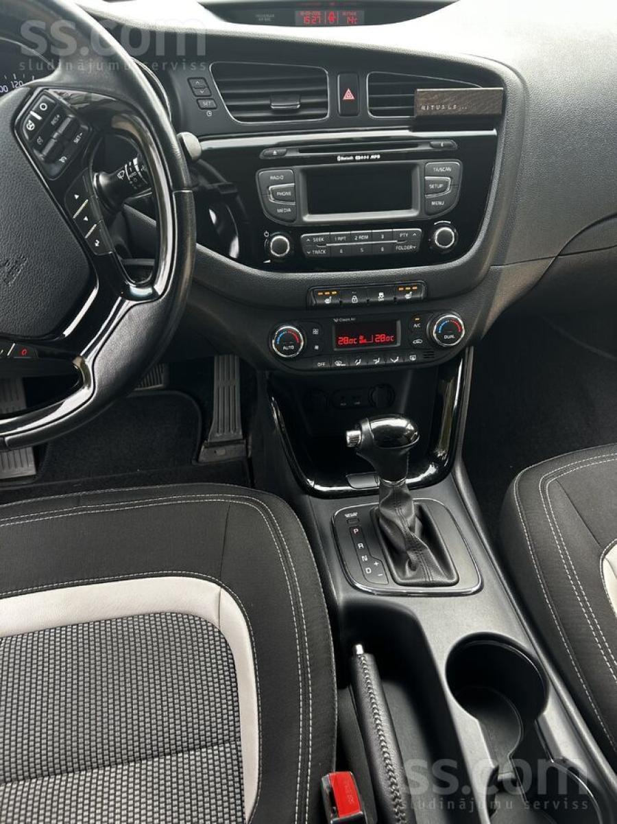 Pelēks Kia Ceed 2013 Rīga, ar dzinēja tilpumu 1.60 L un nobraukumu 176 tūkst. km par 5650 €, foto 8 vietnē AUTOMOTO.COM.LV
