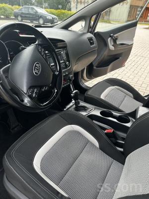 Pelēks Kia Ceed 2013 Rīga, ar dzinēja tilpumu 1.60 L un nobraukumu 176 tūkst. km par 5650 €, foto 9 vietnē AUTOMOTO.COM.LV