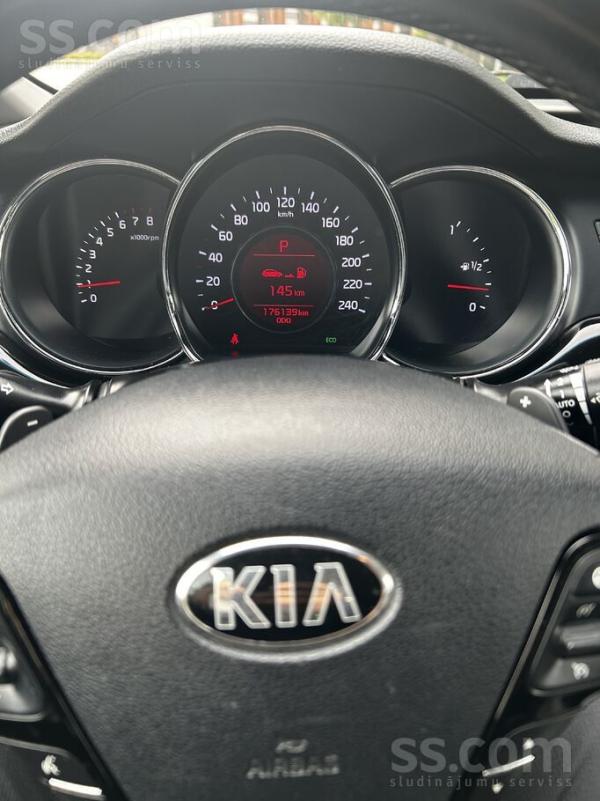 Pelēks Kia Ceed 2013 Rīga, ar dzinēja tilpumu 1.60 L un nobraukumu 176 tūkst. km par 5650 €, foto 10 vietnē AUTOMOTO.COM.LV