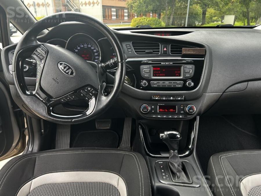 Pelēks Kia Ceed 2013 Rīga, ar dzinēja tilpumu 1.60 L un nobraukumu 176 tūkst. km par 5650 €, foto 12 vietnē AUTOMOTO.COM.LV
